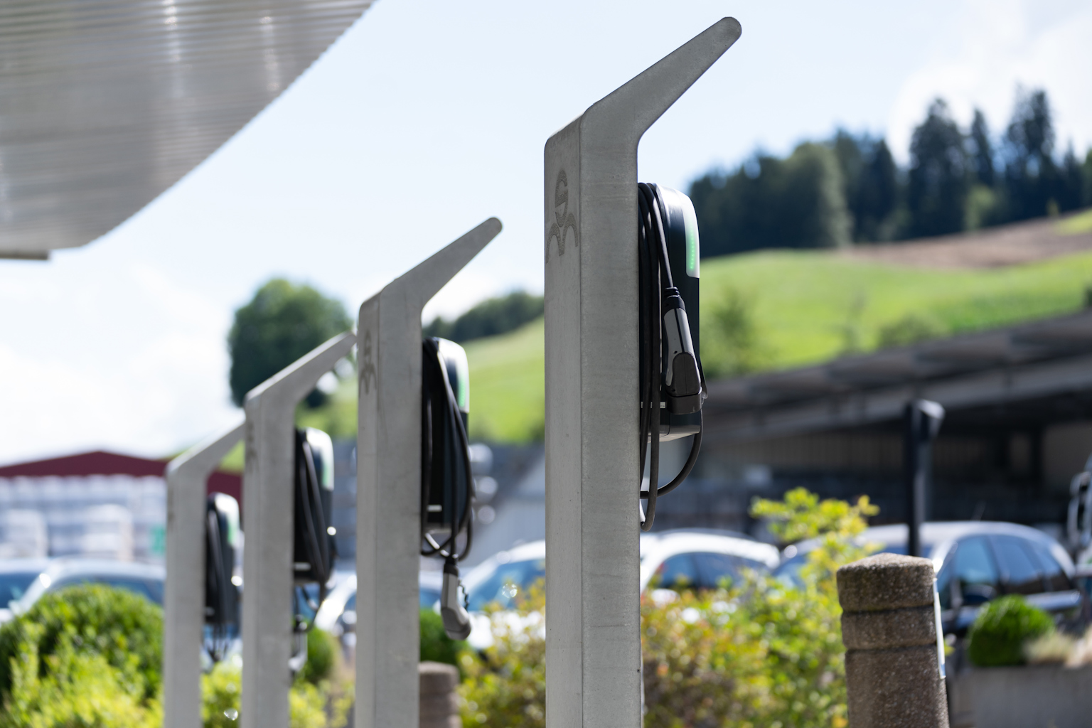 EVlink Pro AC Ladestationen & EVCE Lademanagement